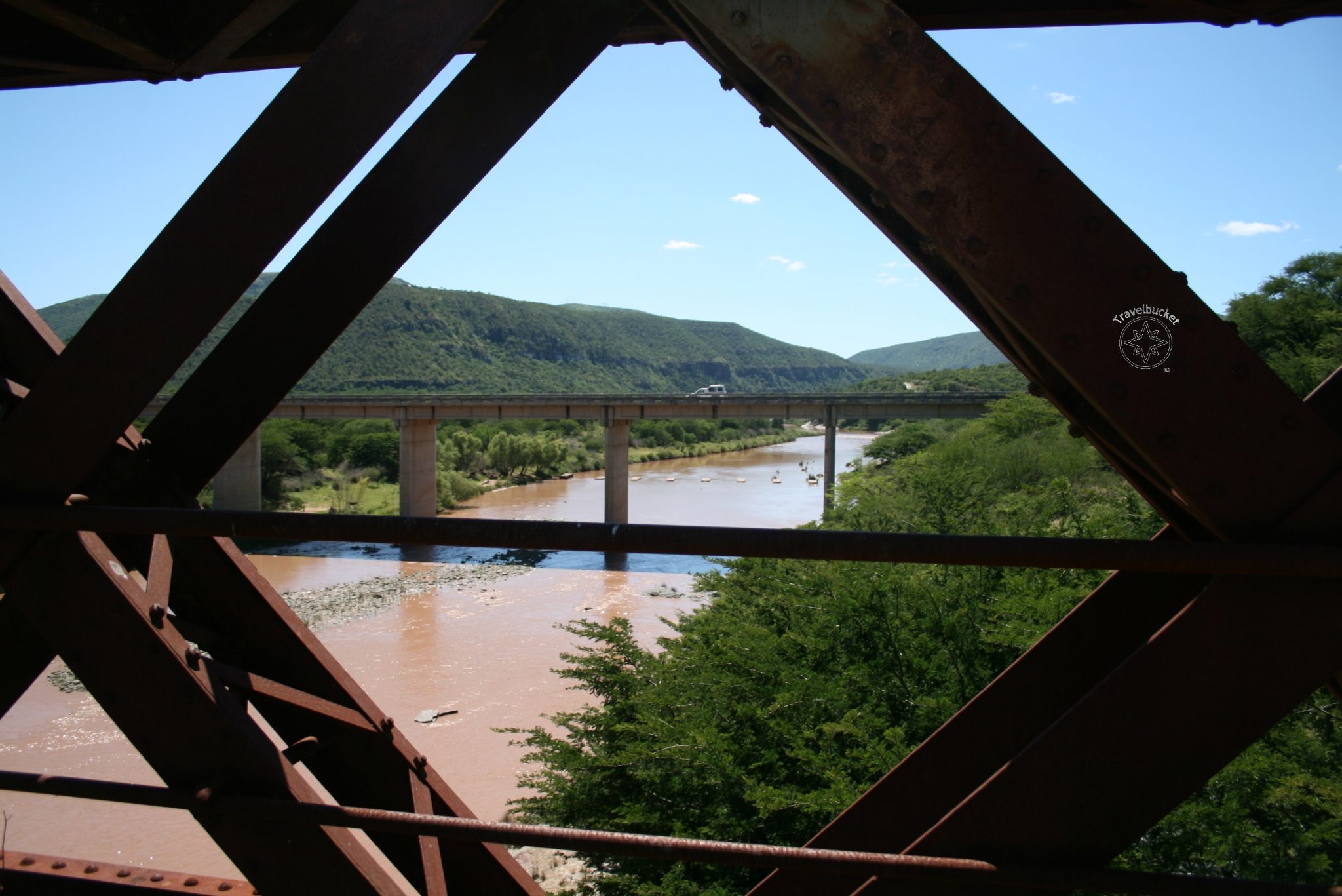 YOU ARE NOW ENTERING THE TRANSKEI : THE KEI BRIDGE - TRAVELBUCKET